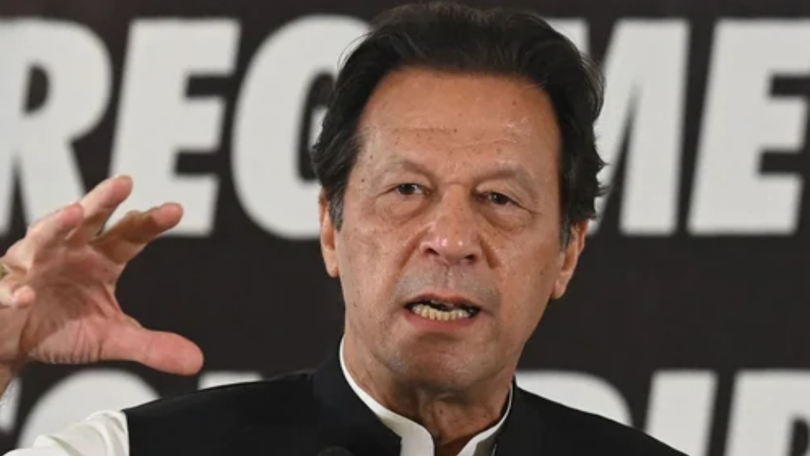 اتهام عمران خان بالإرهاب